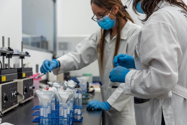 Laboratorio de Química Forense (9)